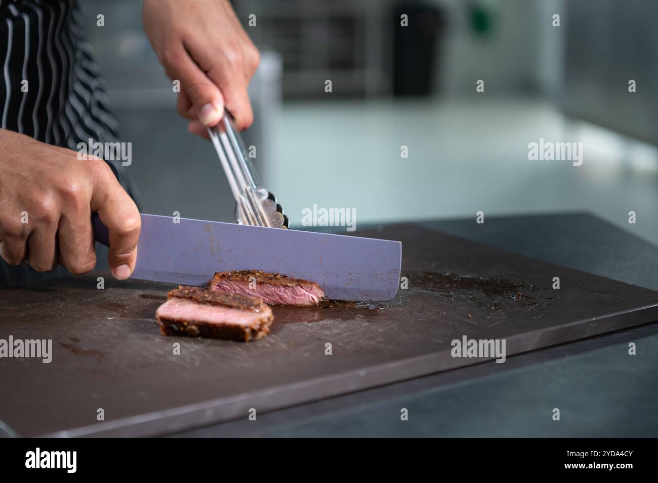 Medium rare steak hi-res stock photography and images - Alamy