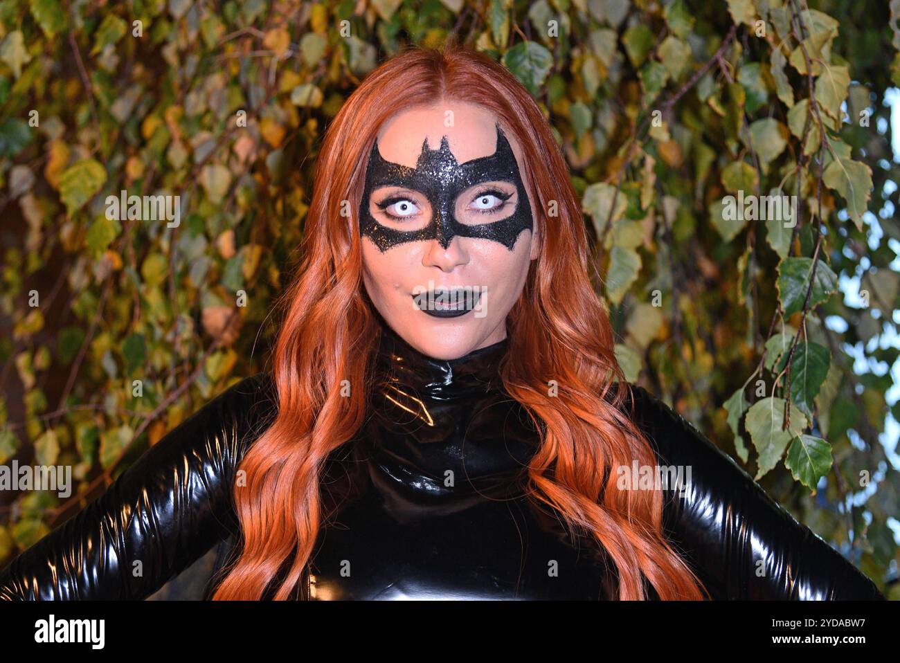 Tara Tabitha - HALLOWEEN PARTY HOGARTS X DENISE MERTEN im Hogarts ...