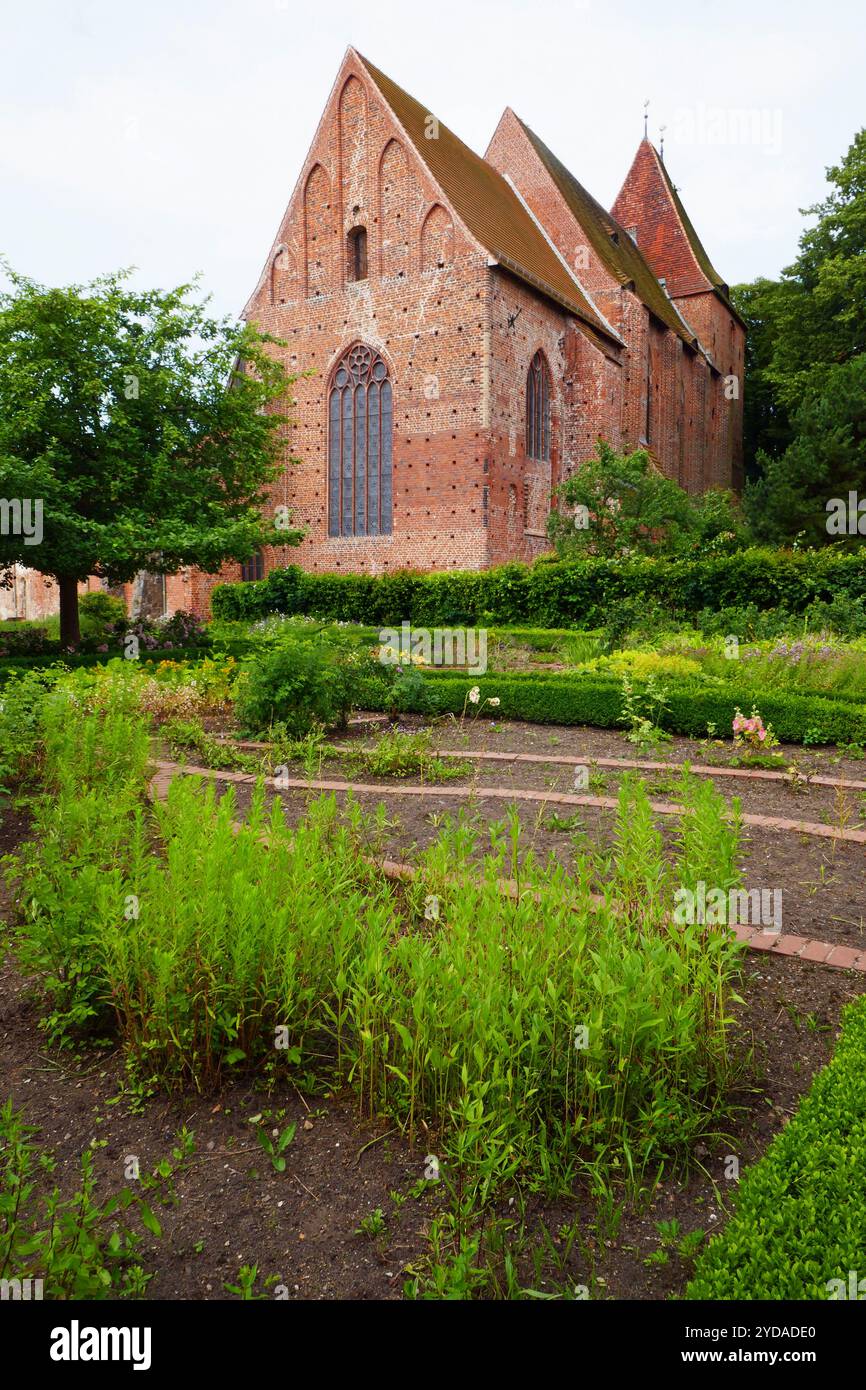 Monastery style construction hi-res stock photography and images - Alamy