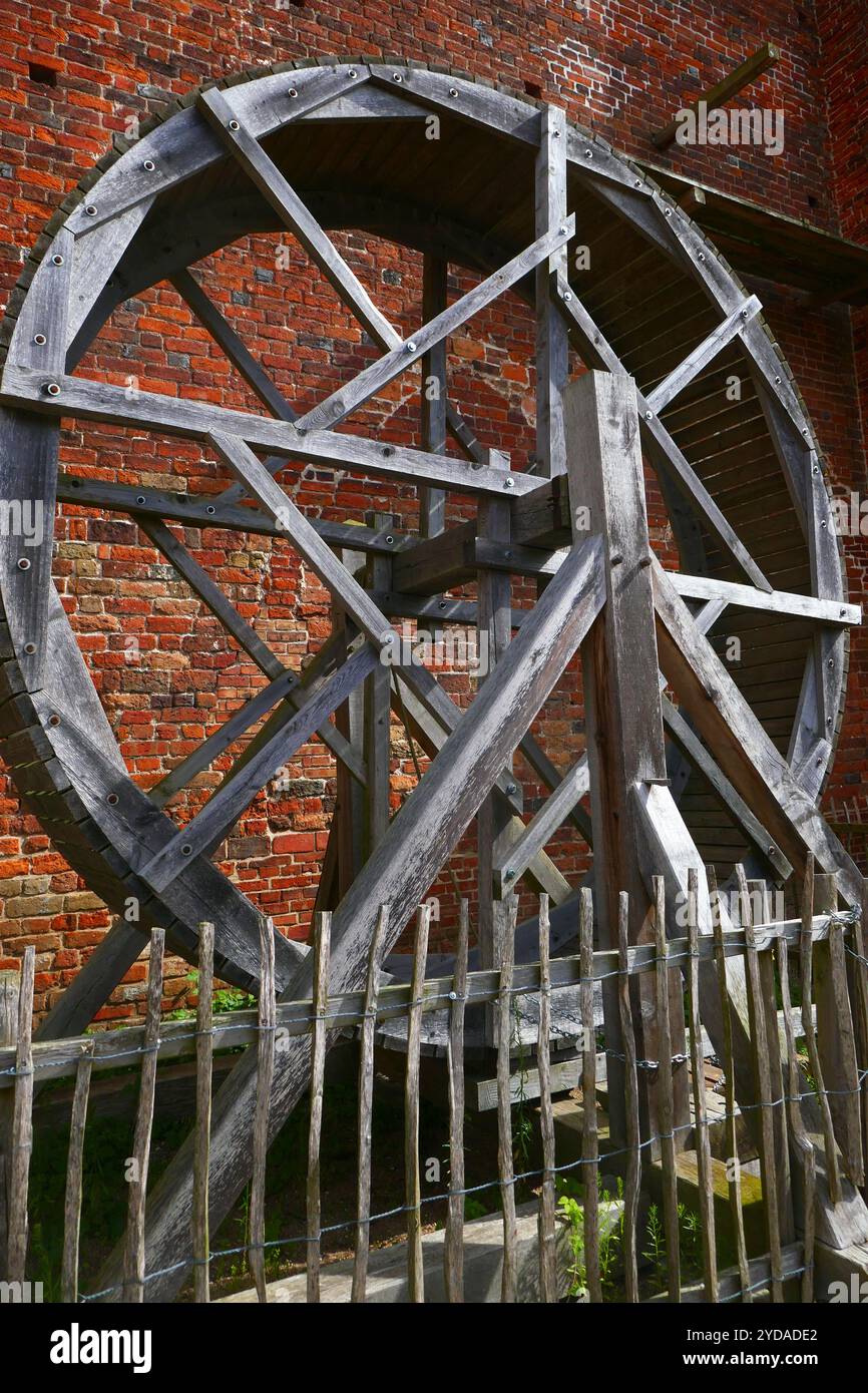 Treadle hi-res stock photography and images - Alamy