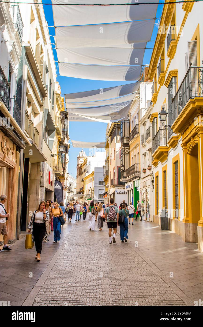 Seville streets hi-res stock photography and images - Alamy