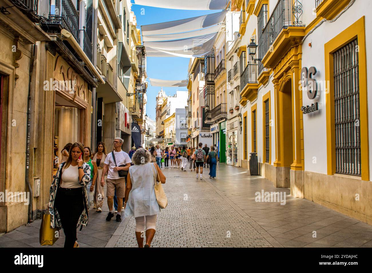 Seville spain street hi-res stock photography and images - Alamy