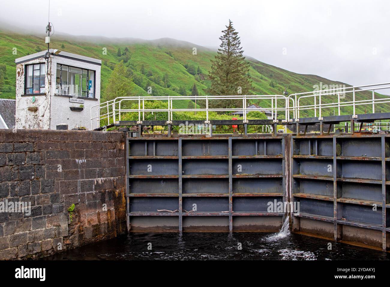 Laggan bridge caledonian canal hi-res stock photography and images - Alamy