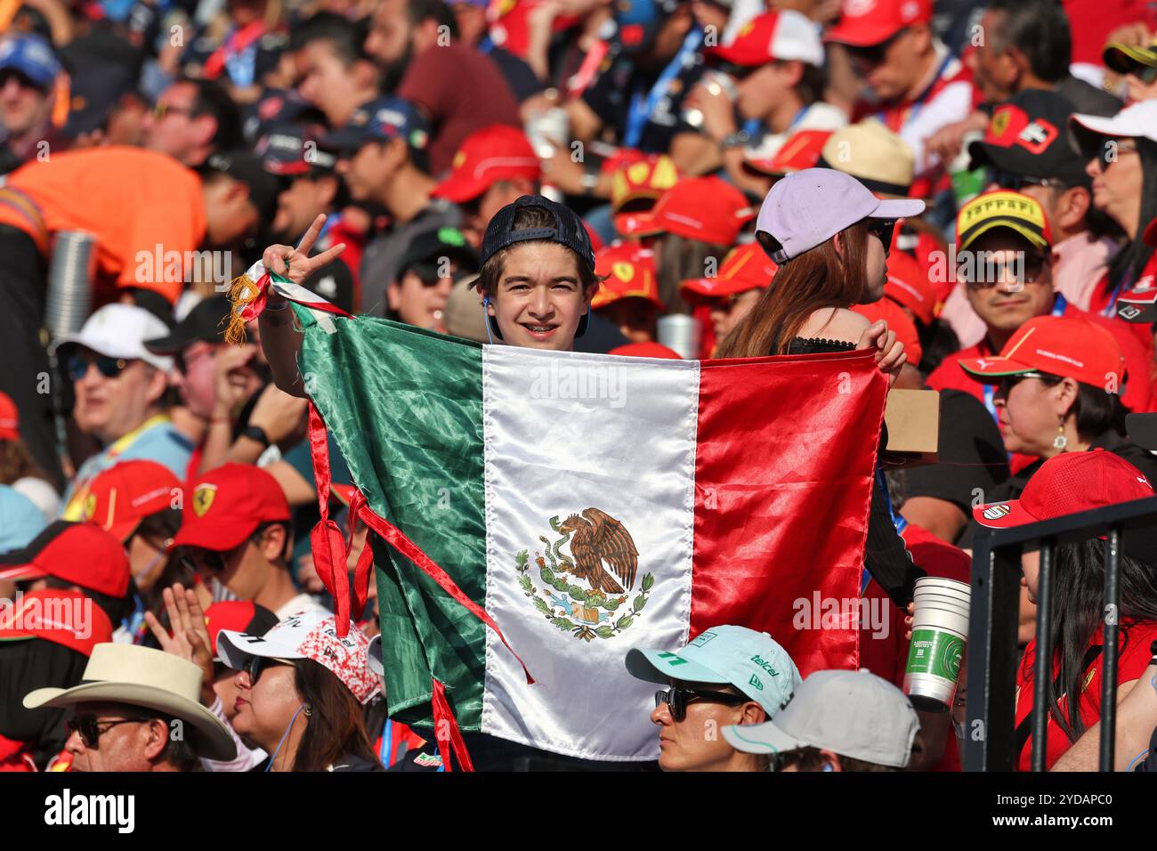 Mexico City, Mexico. 25th Oct, 2024. Circuit atmosphere - fans in the ...