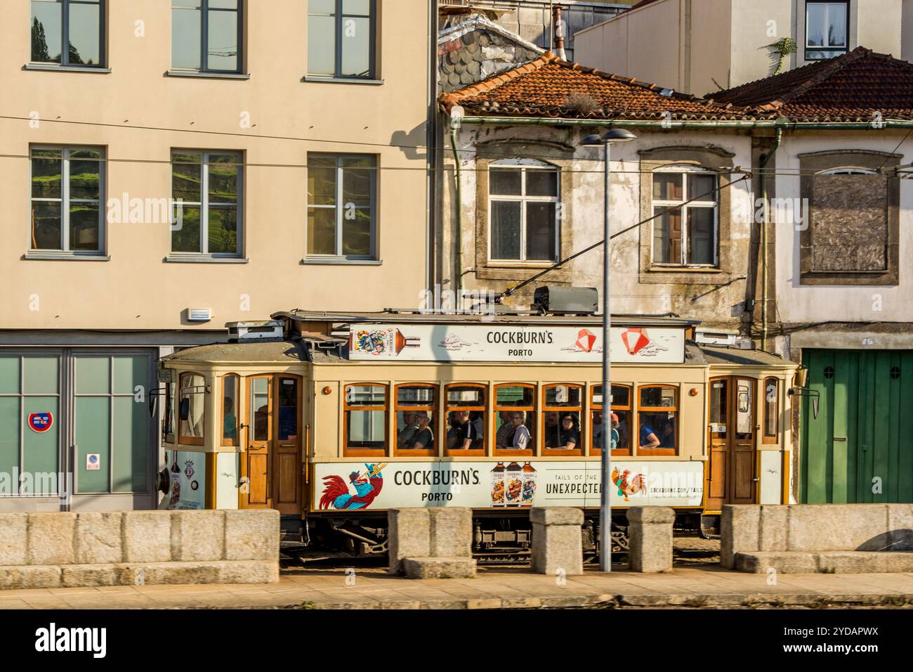 Porto public transport hi-res stock photography and images - Alamy