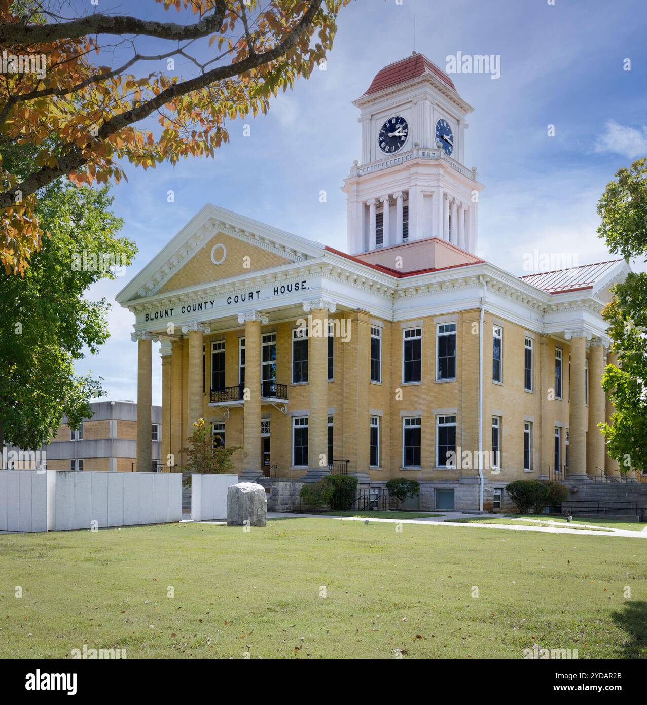 9 Sept. 2024-Maryville, TN: Blount County Courthouse, diagonal front ...