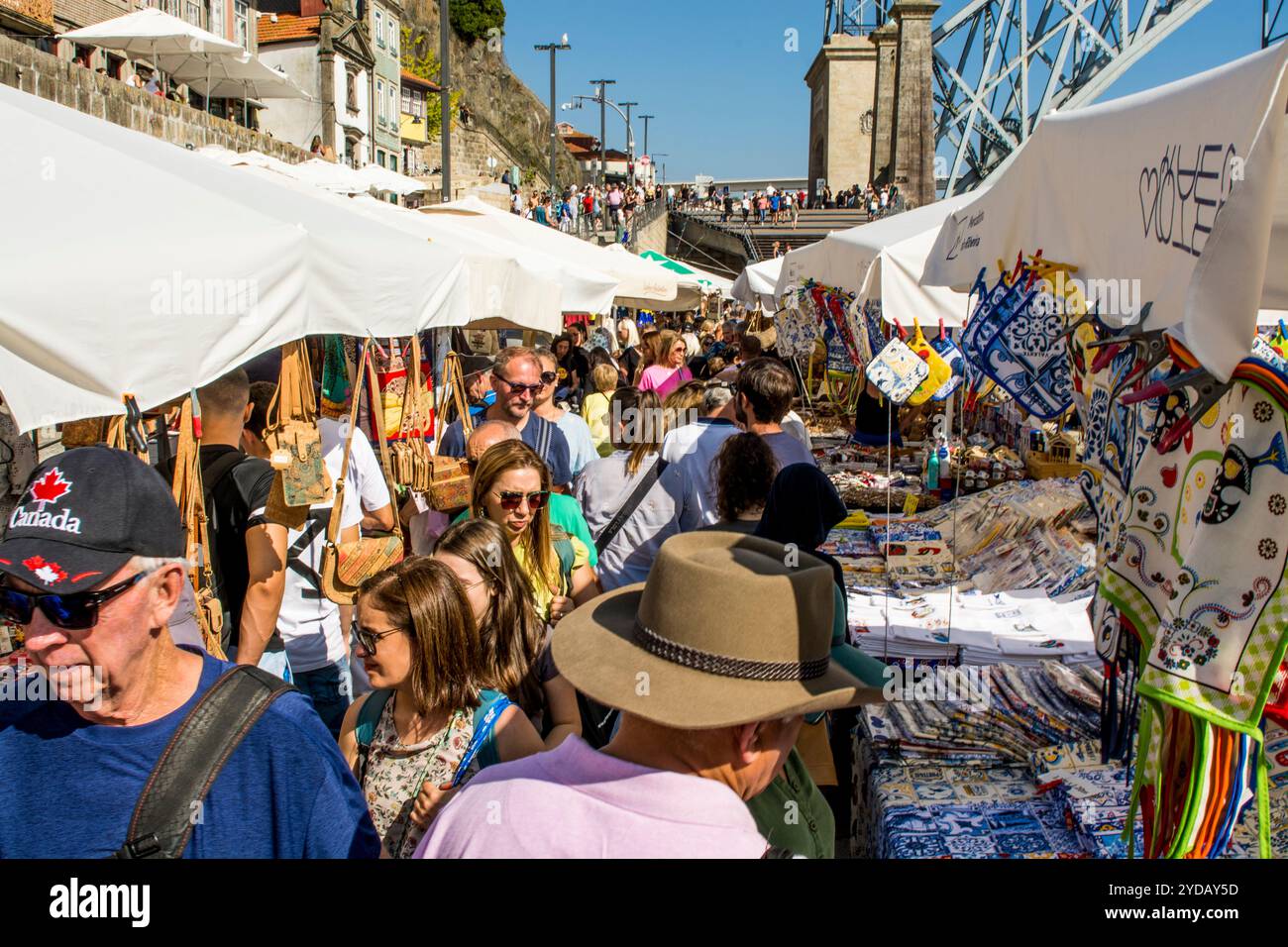 Porto riverside promenade hi-res stock photography and images - Alamy