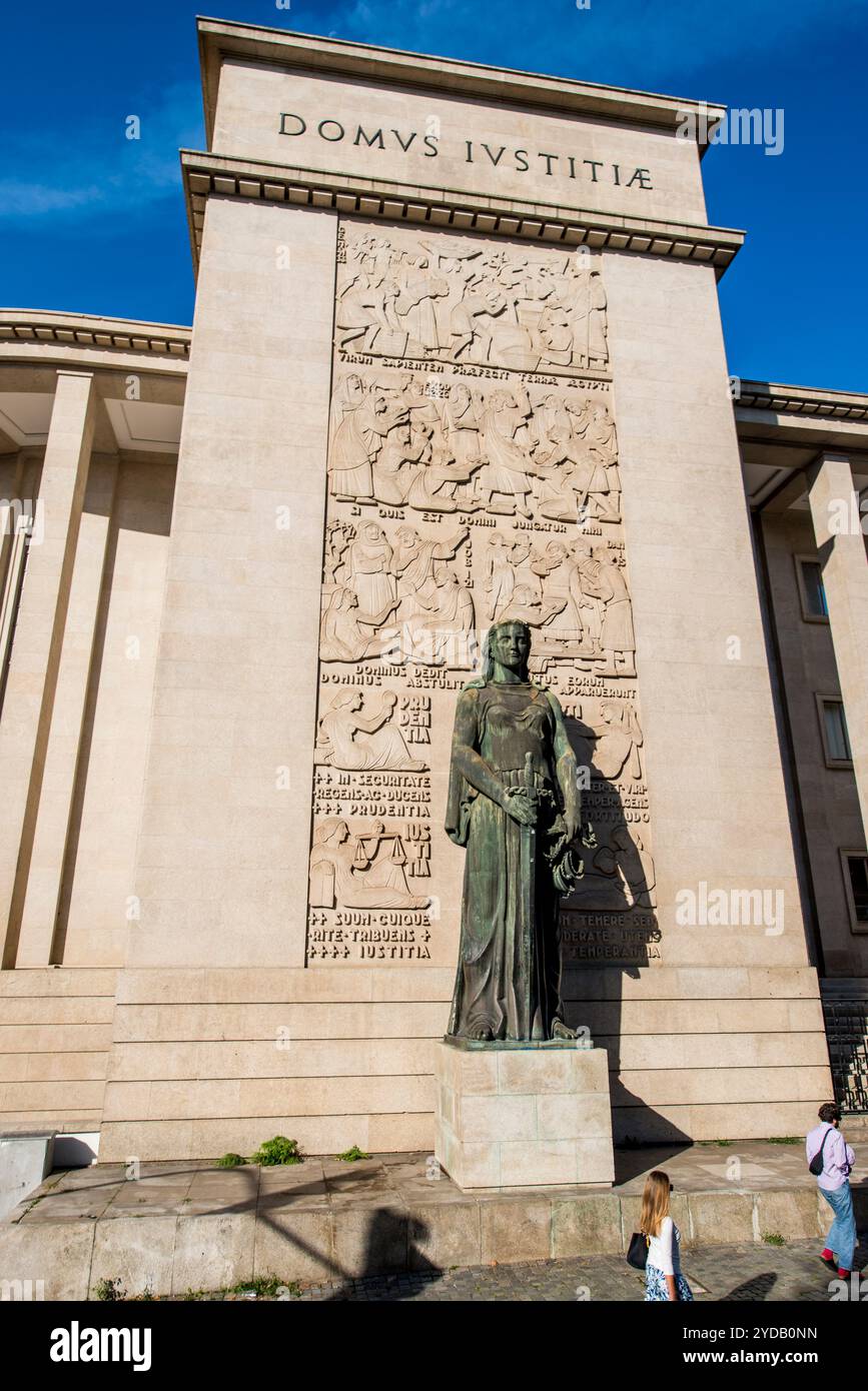 Lady Justice Monument Statue, Palace of Justice, Porto, Portugal Stock ...