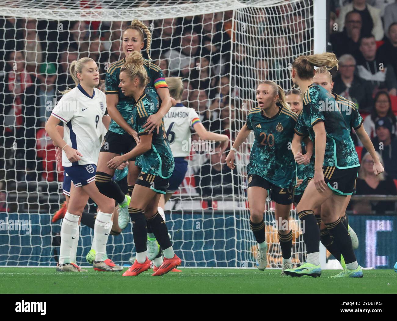 London, UK. 25th Oct, 2024. Giulia Gwinn (Bayern Munich)of Germany ...