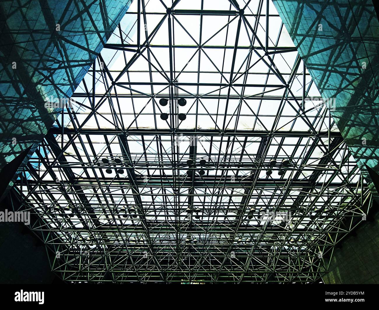 Transparant roof hi-res stock photography and images - Alamy
