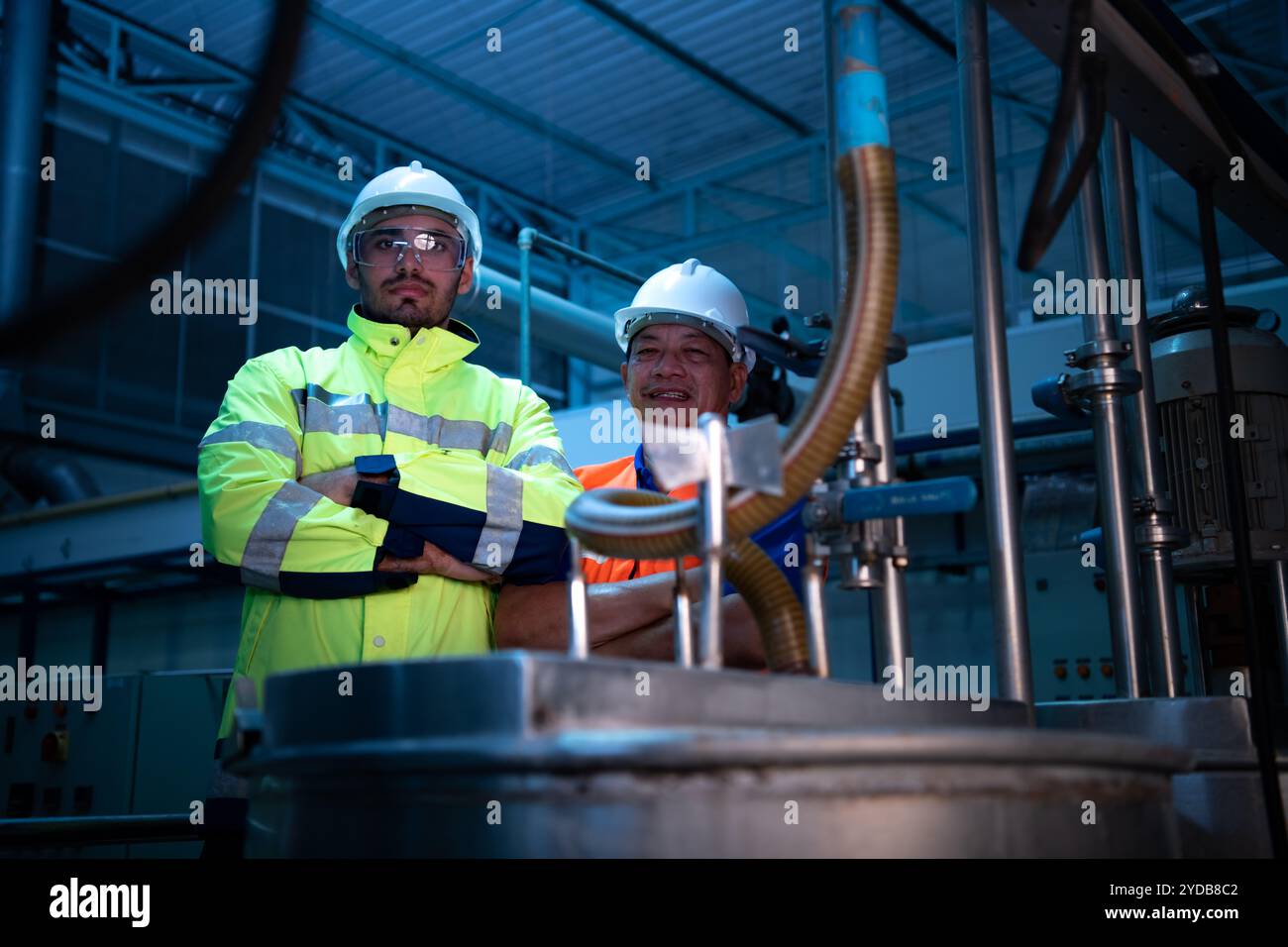 Chief Engineer of the Mechanical Plant Inspecting machine maintenance ...