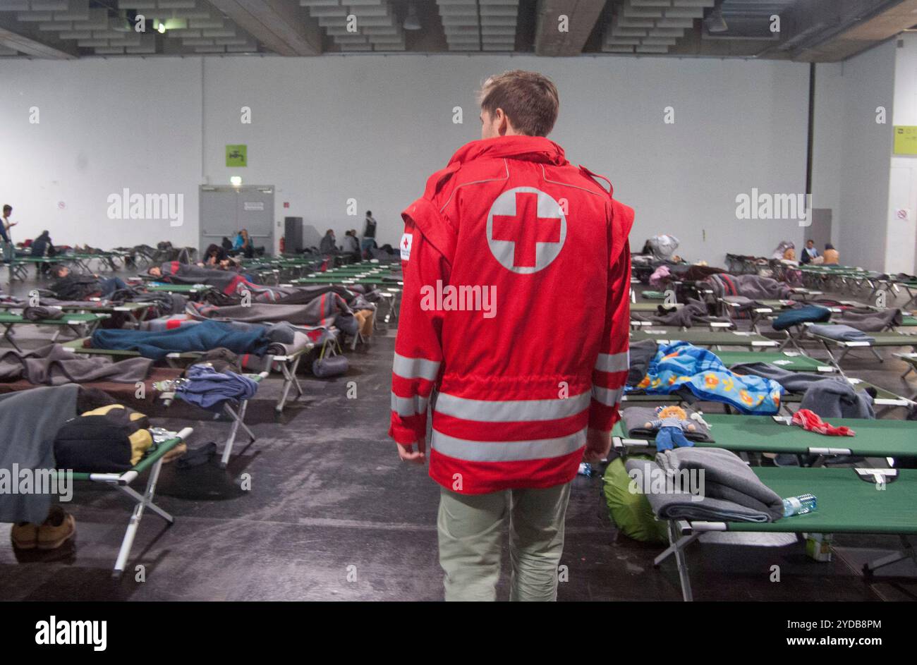Emergency disaster shelter hi-res stock photography and images - Alamy