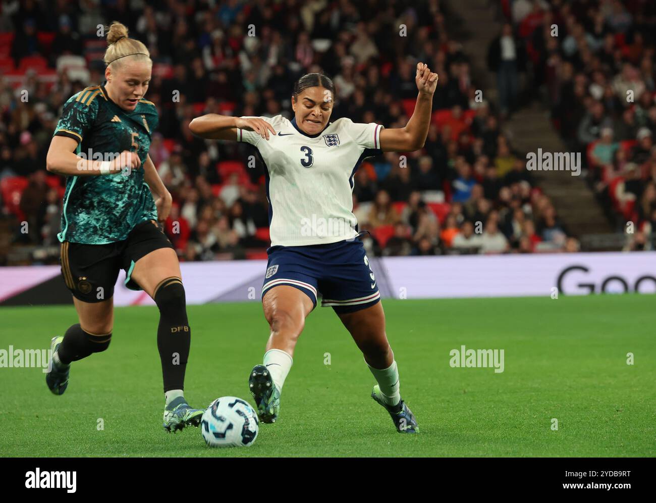 London, UK. 25th Oct, 2024. L-R Pia-Sophie Wolter of Germany and ...