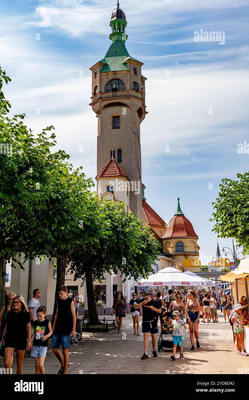 Tourists people walking in colorful hi-res stock photography and images ...