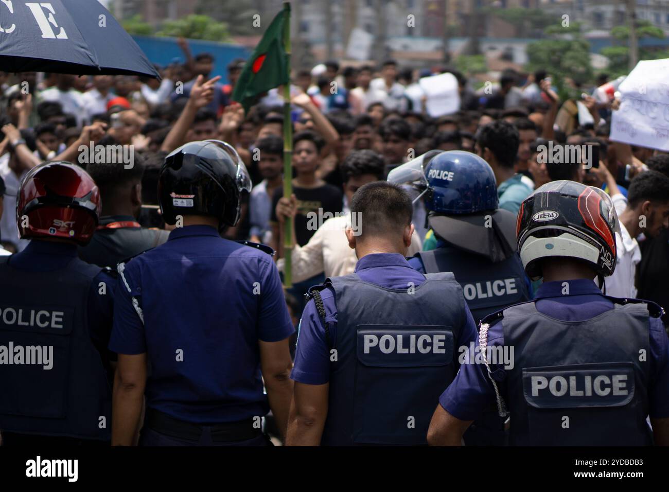 Group students megaphone school hi-res stock photography and images - Alamy