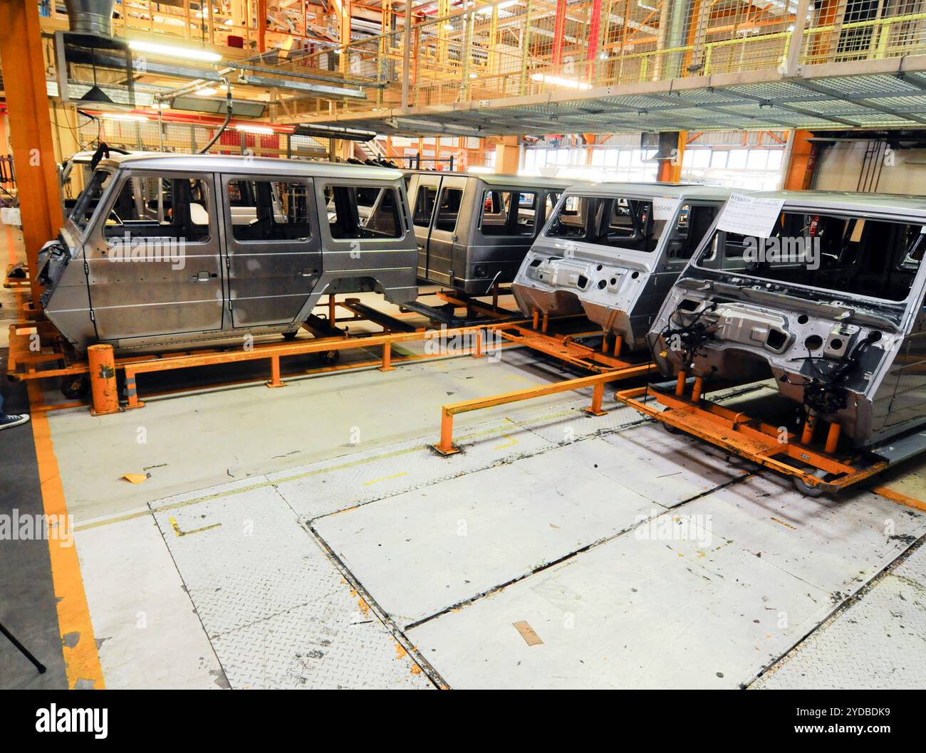 Mercedes benz vehicle company hi-res stock photography and images - Alamy