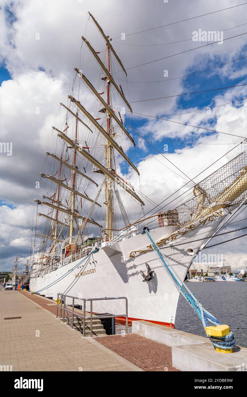 Polish sailing ship Dar Mlodziezy in Gdynia (Poland Stock Photo - Alamy