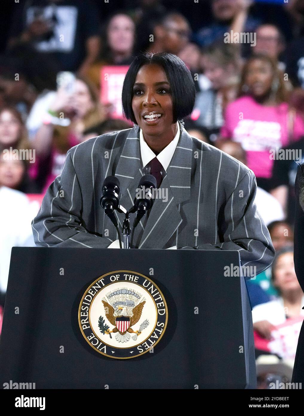 Houston, USA. 25th Oct, 2024. Musical artist Kelly Rowland on stage at ...