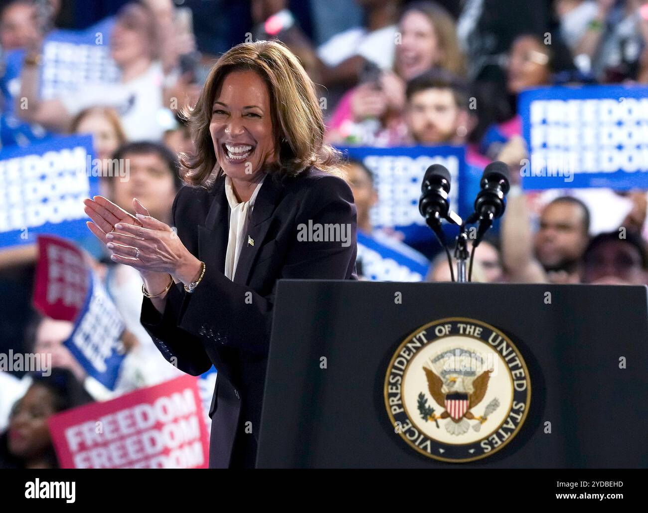 Houston, USA. 25th Oct, 2024. Democratic presidential nominee and Vice ...