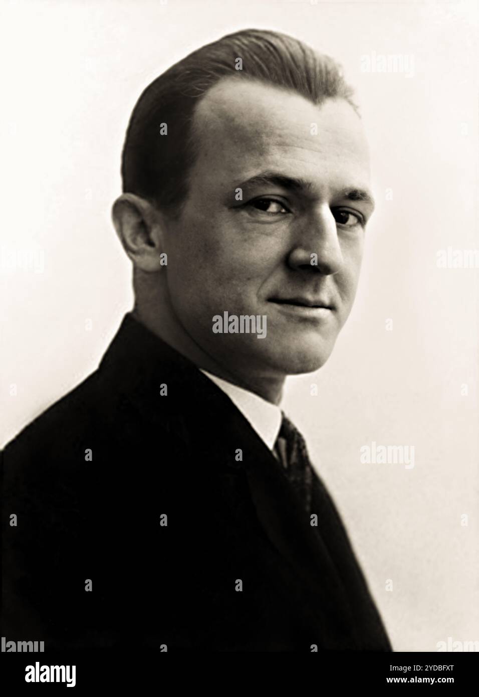 1921 c. , GERMANY : The celebrated german caricaturist and painter ...