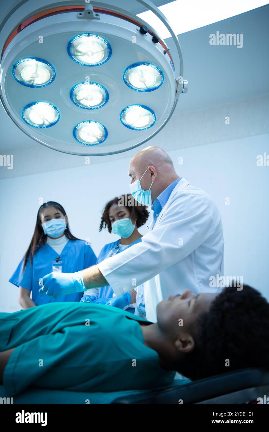 Operation medical students hi-res stock photography and images - Alamy