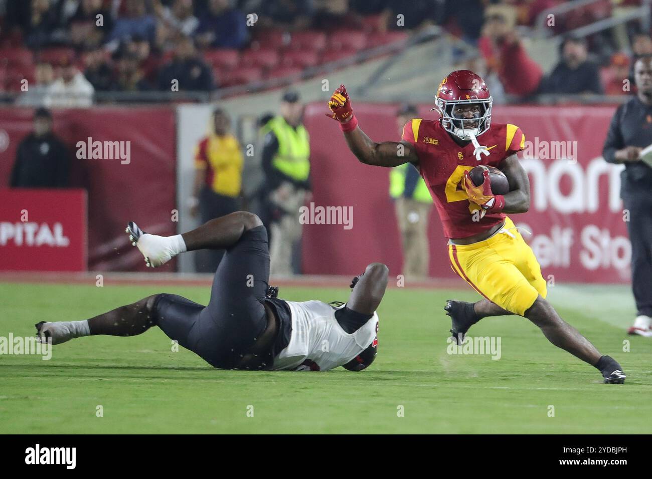 LOS ANGELES, CA - OCTOBER 25: USC Trojans running back Woody Marks (4 ...