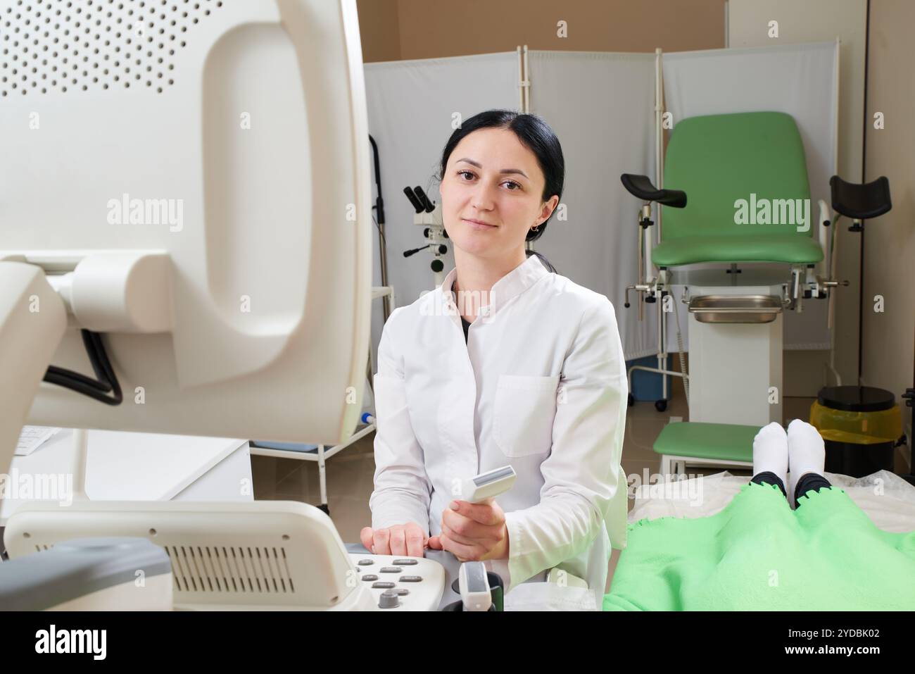 Belly ultrasound scanning hi-res stock photography and images - Alamy