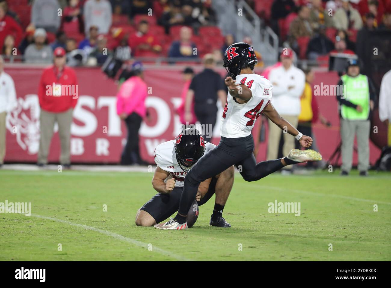 LOS ANGELES, CA - OCTOBER 25: Rutgers Scarlet Knights place kicker Jai ...