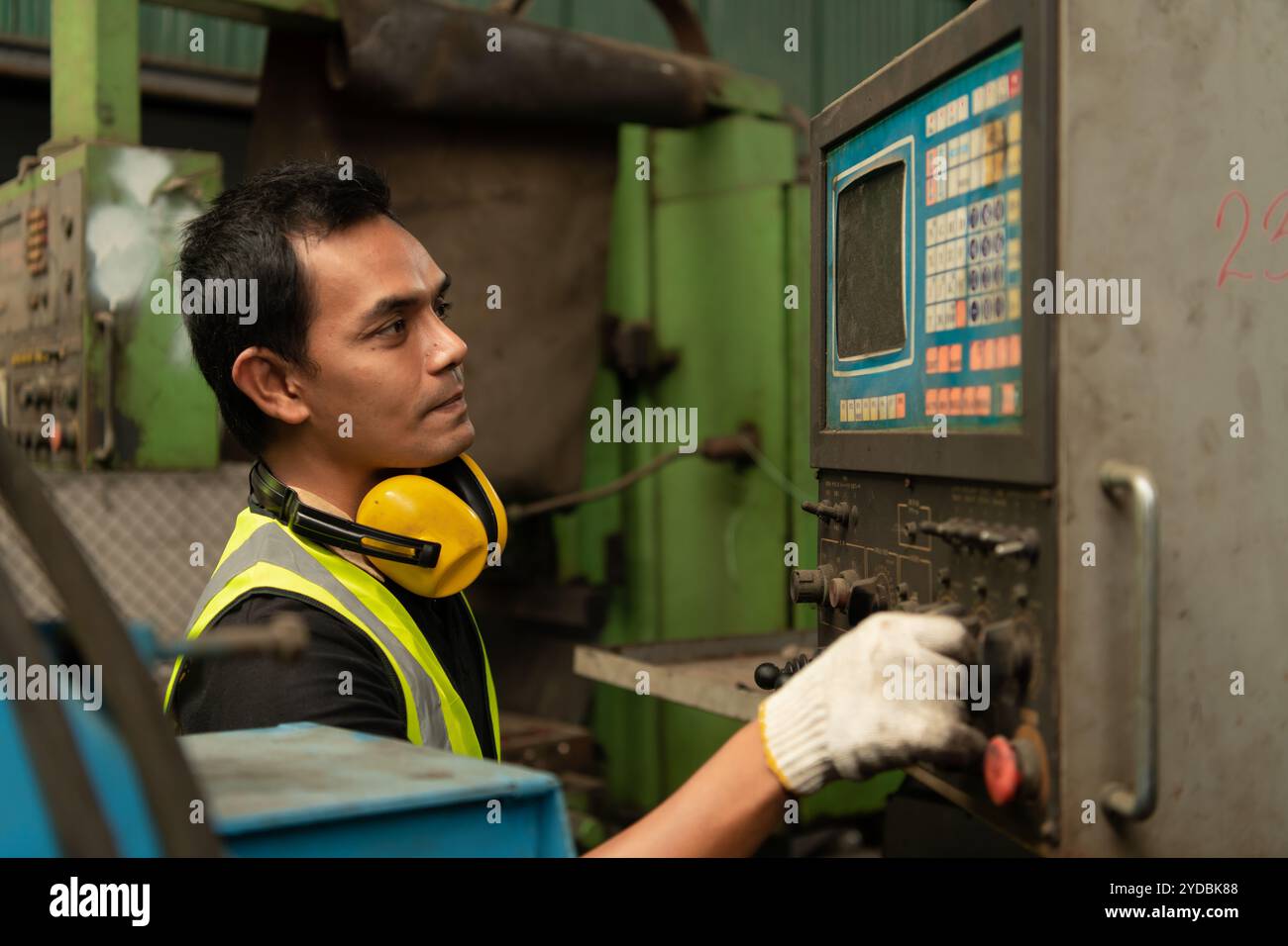 Repairing machines hi-res stock photography and images - Alamy