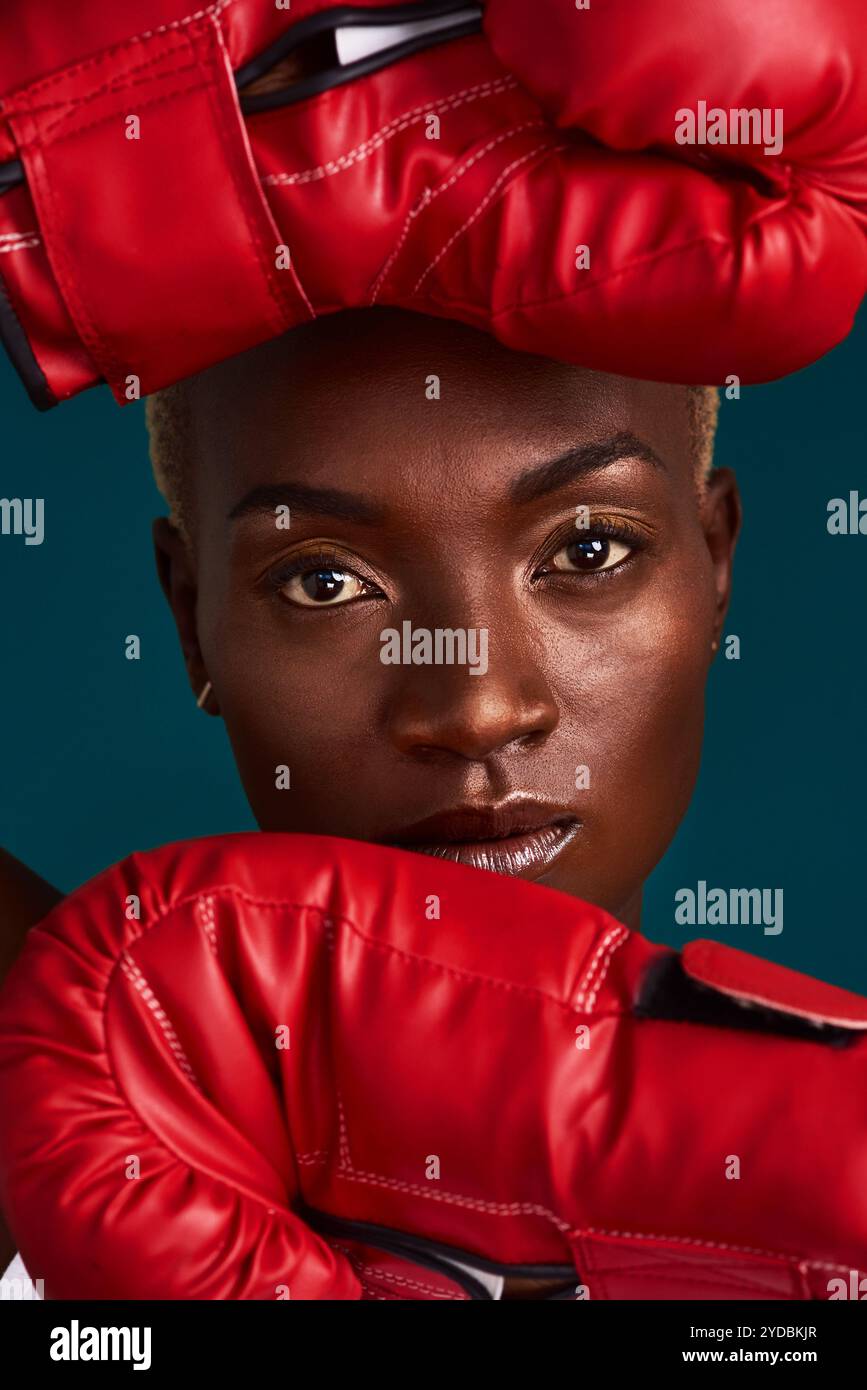 Strong powerful female boxer hi-res stock photography and images - Alamy