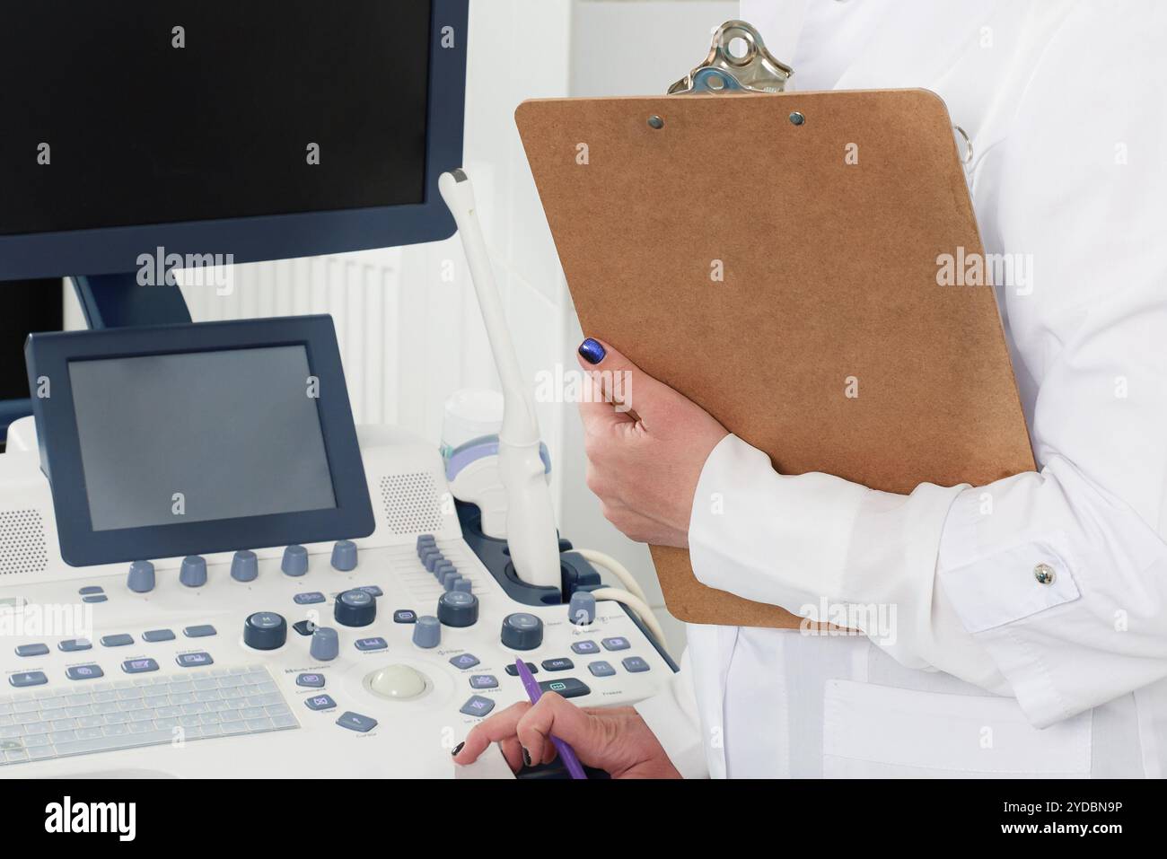 Ultrasound diagnostic machine hi-res stock photography and images - Alamy