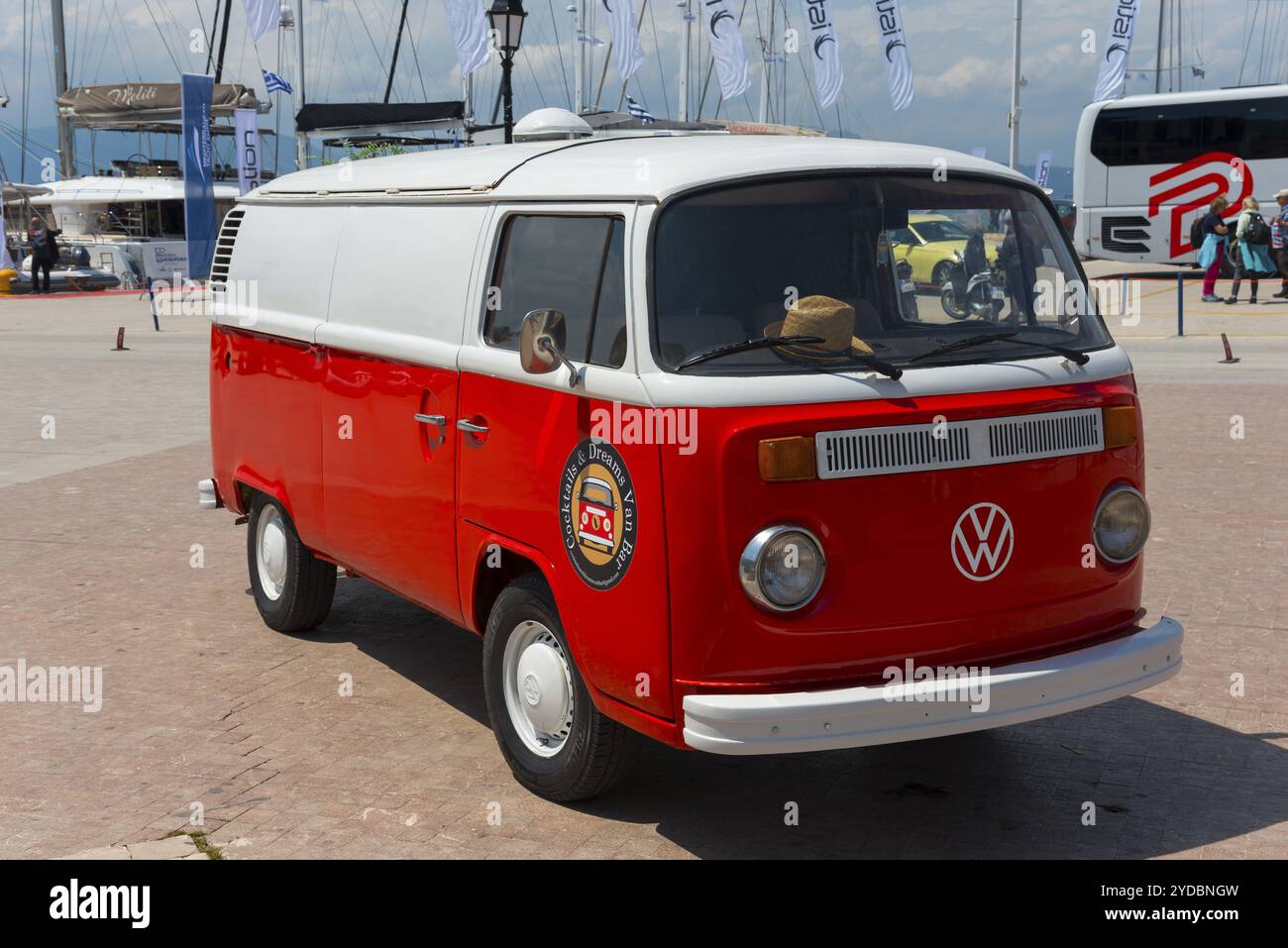 Vw minibus hi-res stock photography and images - Alamy