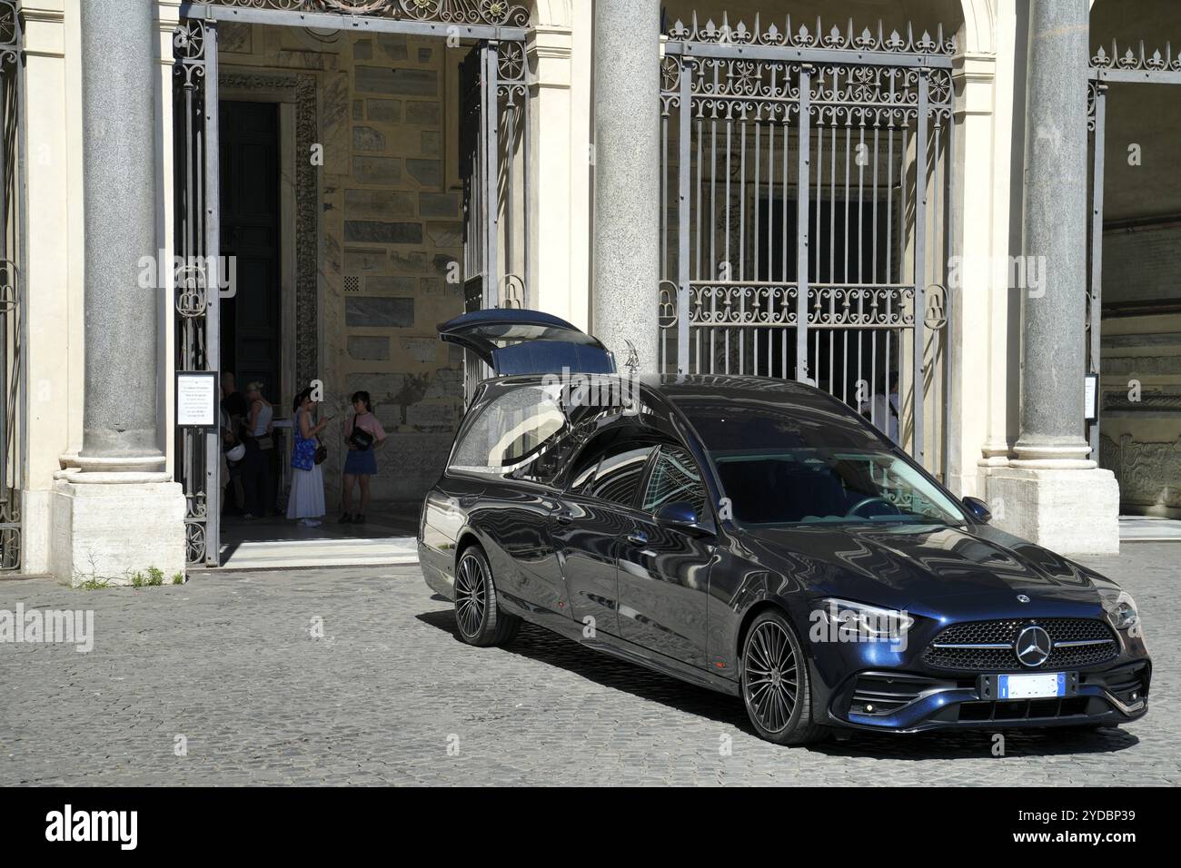 Funeral, hearse, the oldest Marian church in Rome, Santa Maria in ...