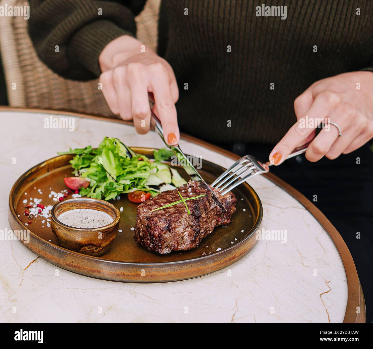 Girl in the restaurant hi-res stock photography and images - Alamy