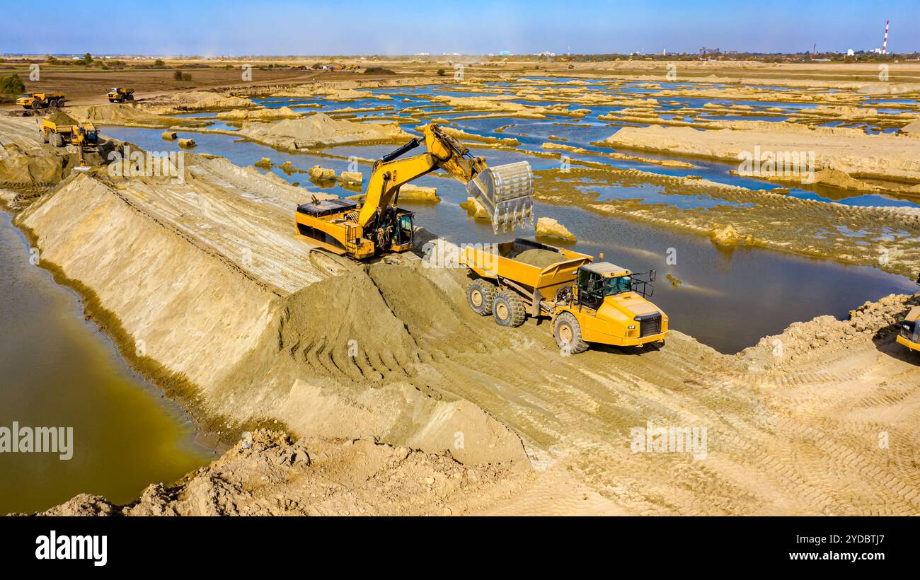 Trucking mine hi-res stock photography and images - Alamy