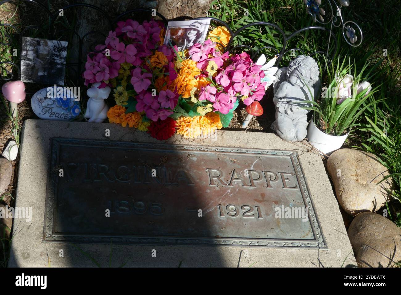 Los Angeles, California USA 25th October 2024 Virginia Rappe Grave in ...