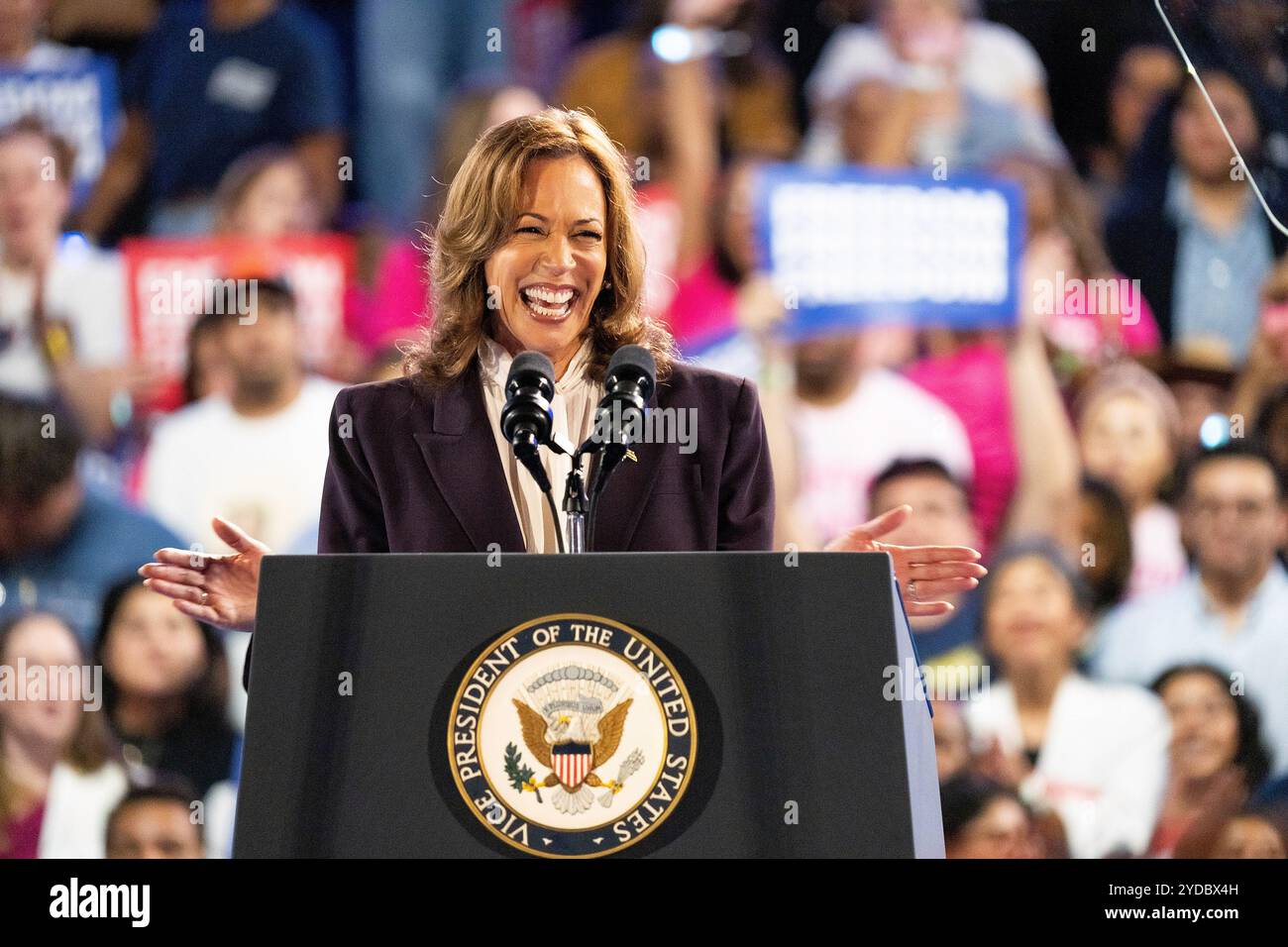 Houston, USA. 25th Oct, 2024. Democratic presidential nominee and Vice ...