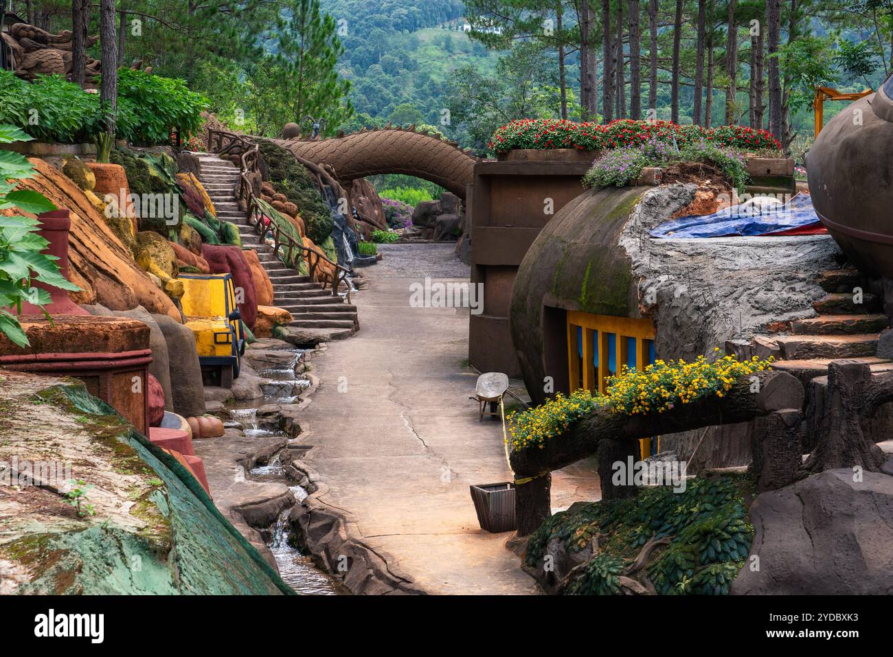 This is a view of the Clay Tunnel Park, a famous tourist destination ...