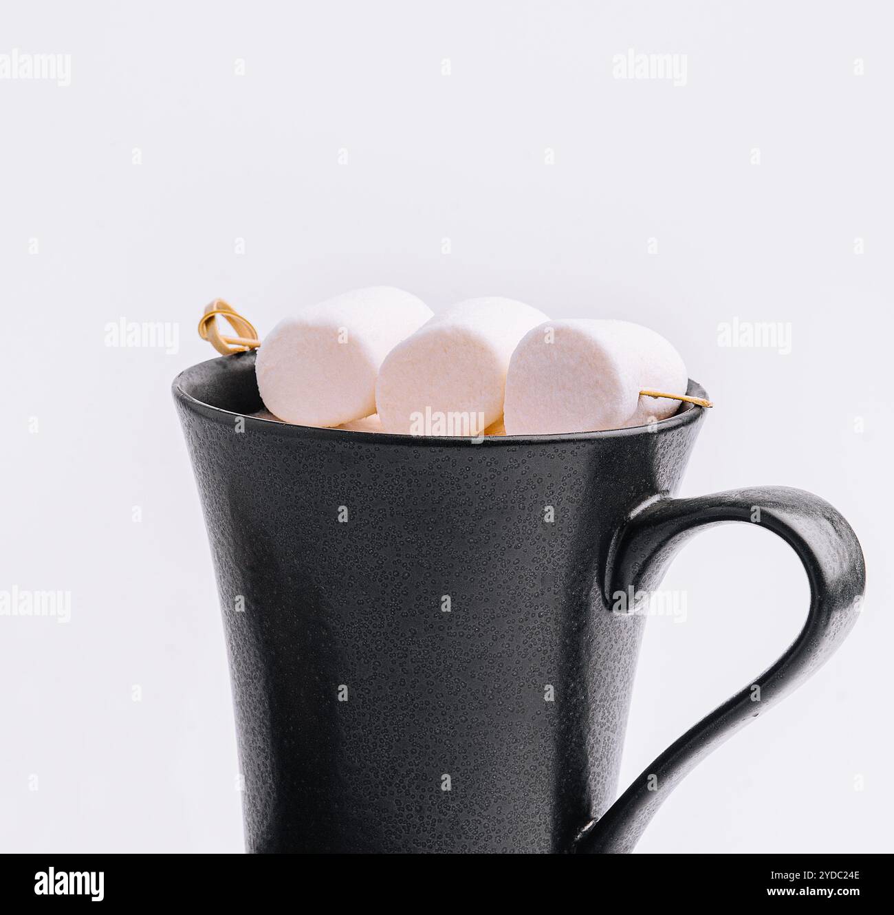 Hot chocolate with marshmallows in mug Stock Photo - Alamy