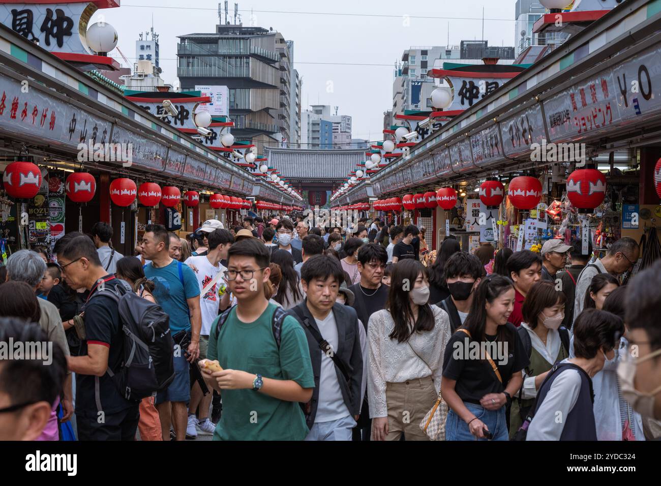 Sensoji market hi-res stock photography and images - Alamy