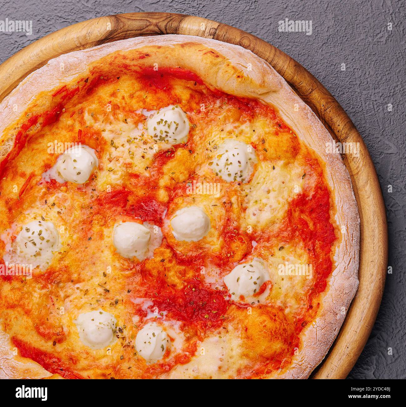 Neapolitan pizza mozzarella tomato hi-res stock photography and images - Alamy