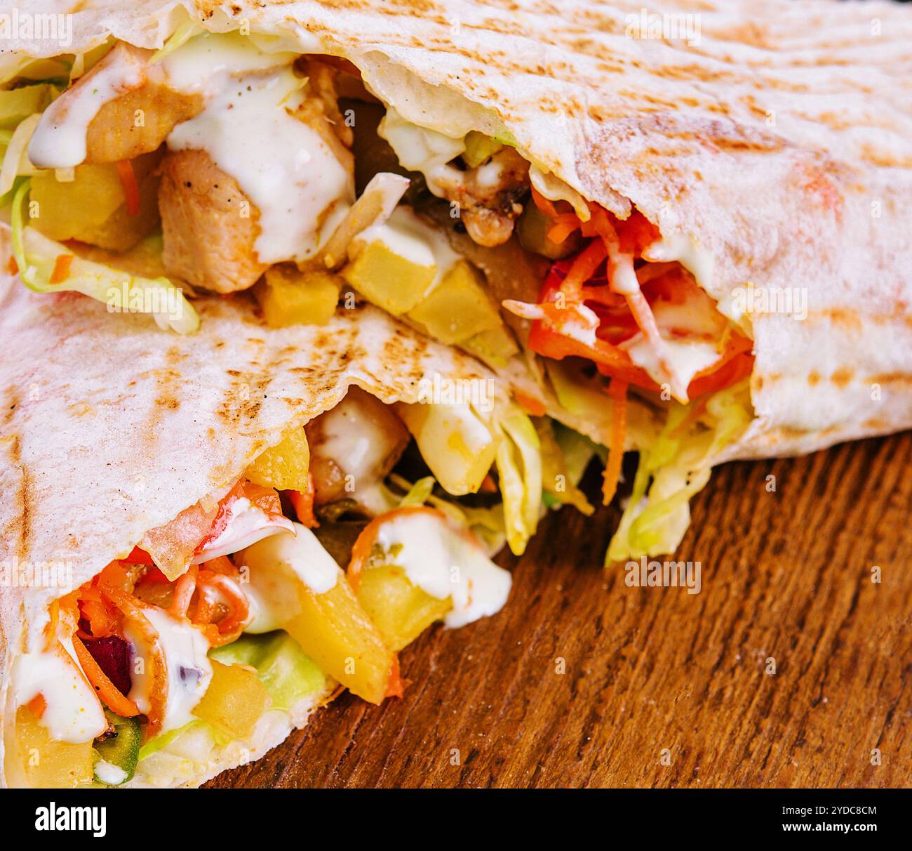 Food tasty chicken shawarma hi-res stock photography and images - Alamy