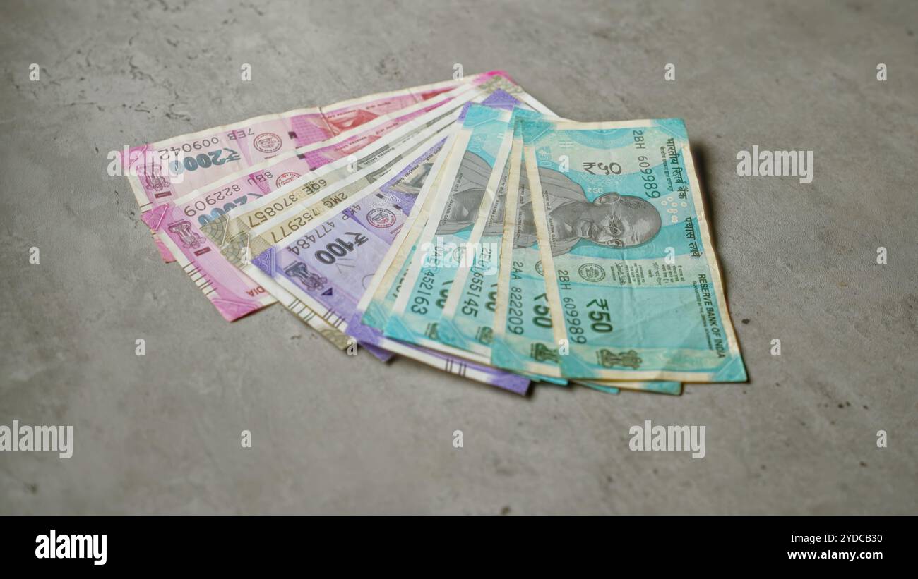 Indian currency notes and coins hi-res stock photography and images - Alamy