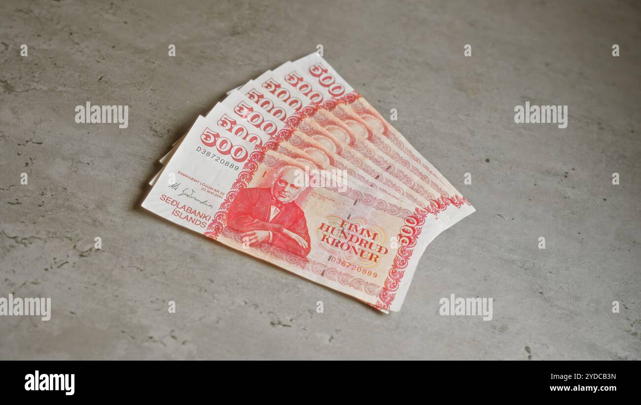 Icelandic currency money 500 hi-res stock photography and images - Alamy
