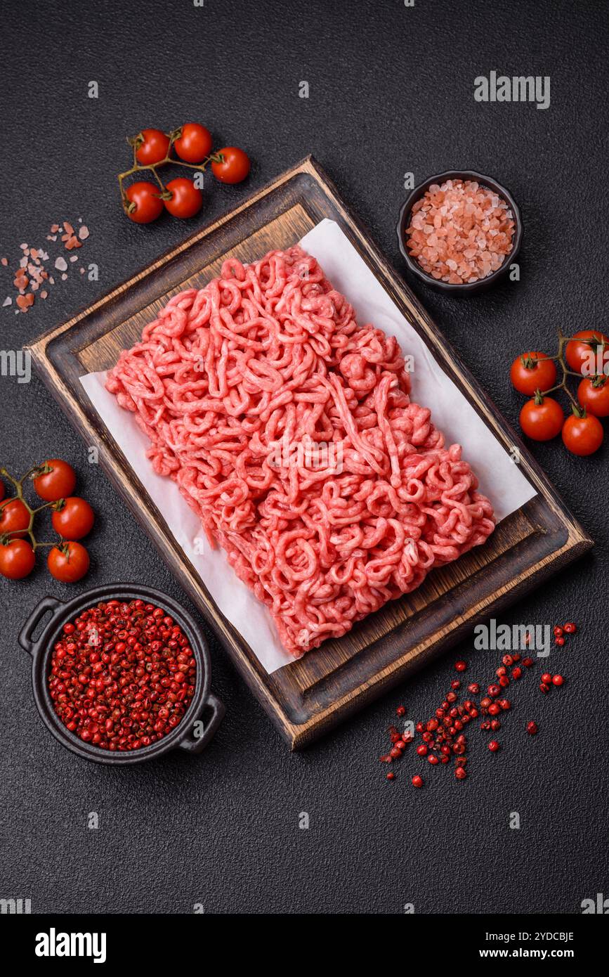 Raw ground lamb hi-res stock photography and images - Alamy