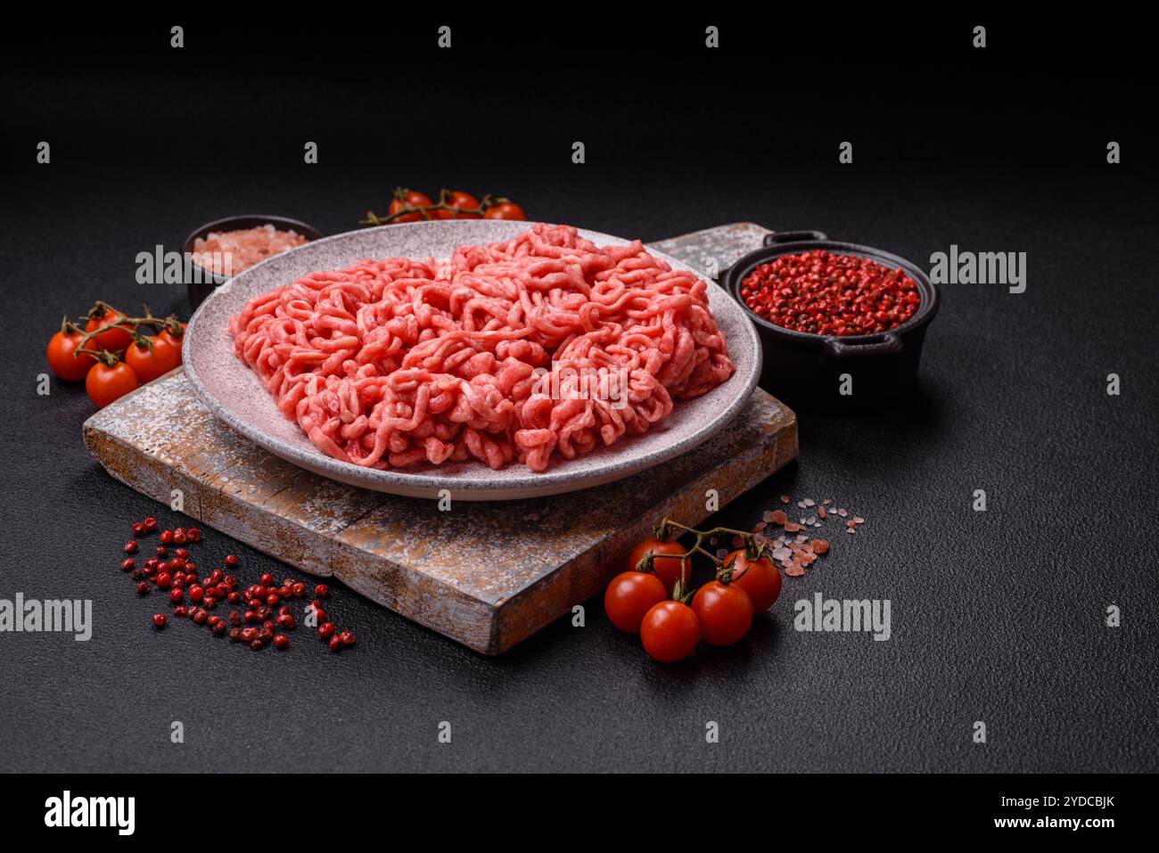 Raw ground lamb hi-res stock photography and images - Alamy