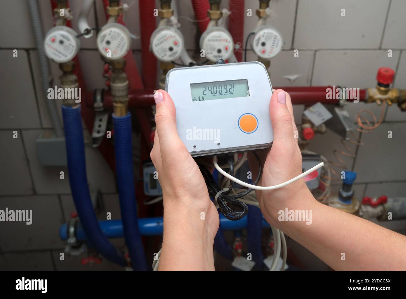Replacement of the heat meter for measuring the heating supply in the ...