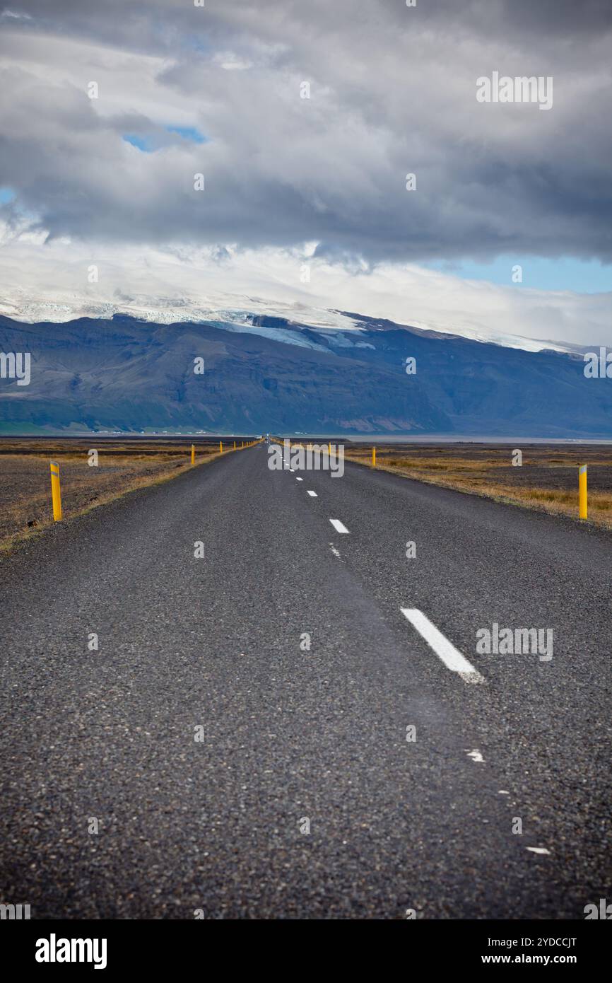 Endless Icelandic Highway Stock Photo - Alamy