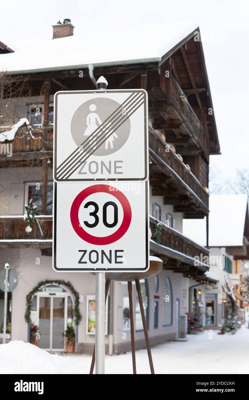 End speed limit sign hi-res stock photography and images - Alamy