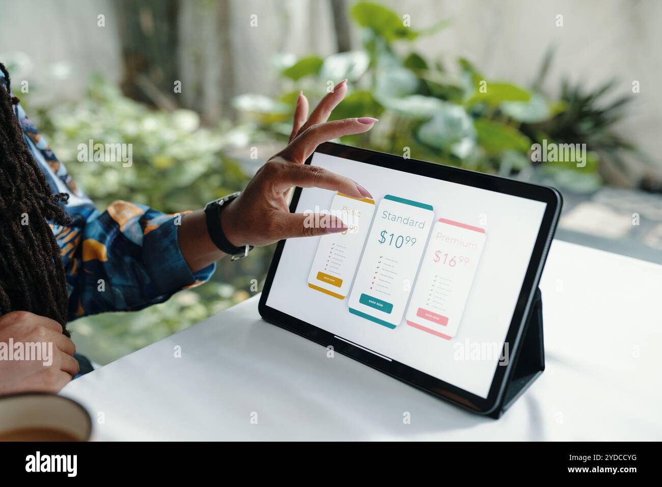 Device pricing hi-res stock photography and images - Alamy